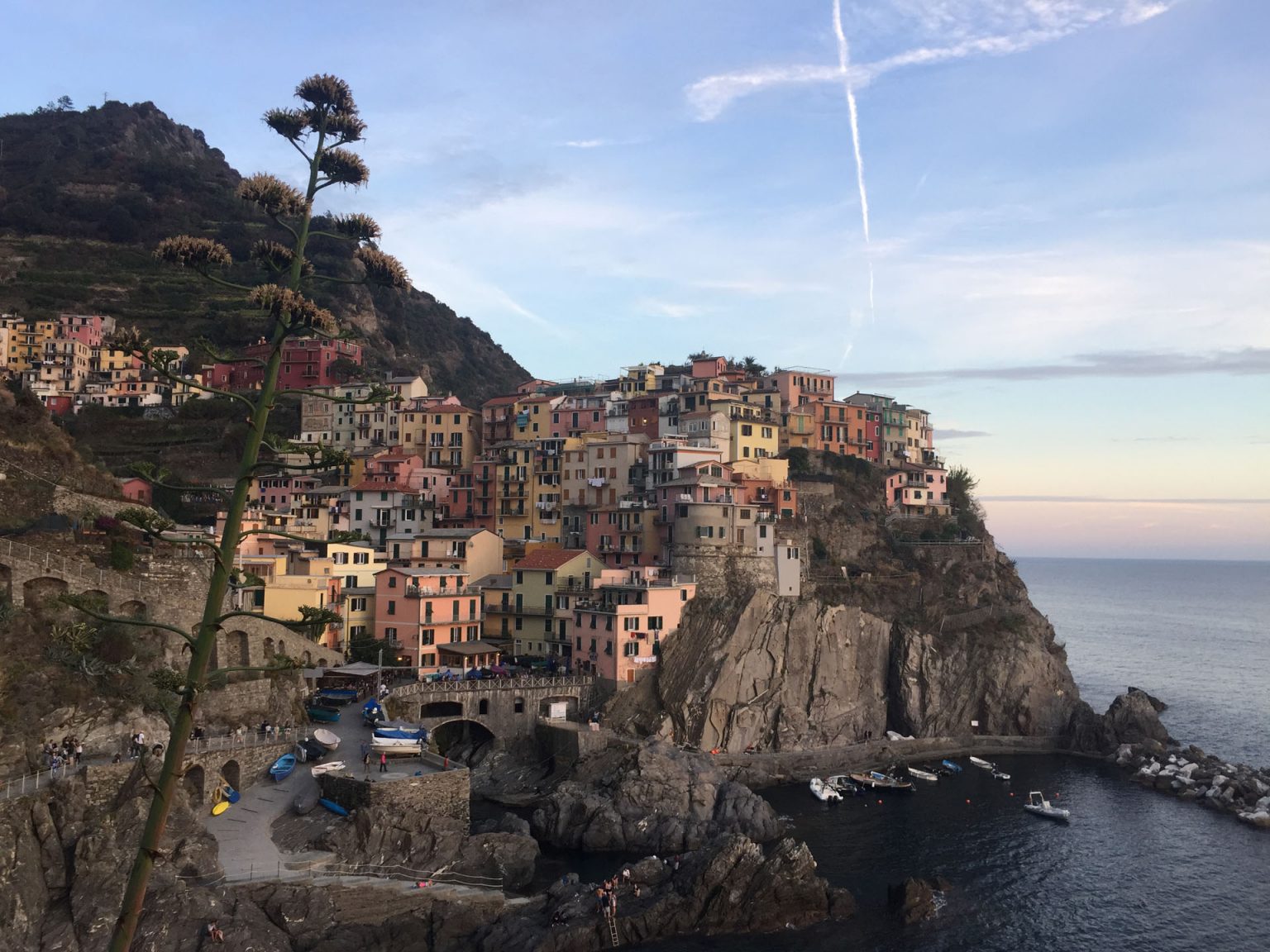 Manarola, famous for its Marina and for the illuminated nativity scene